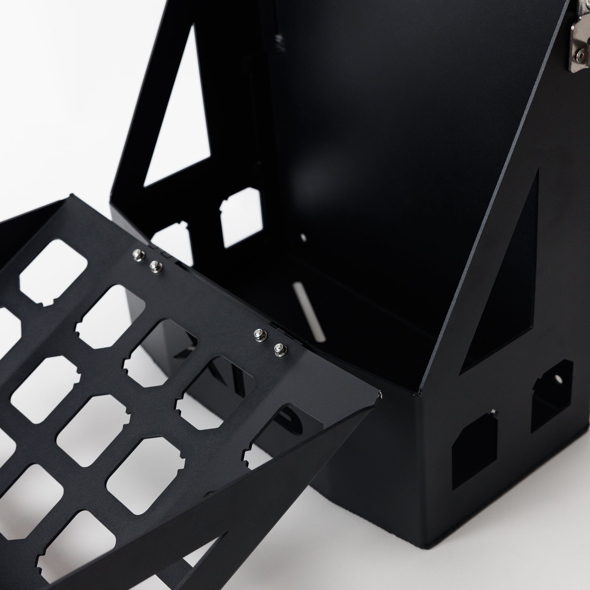 Lockable Jerry Can Holder – XTS4X4